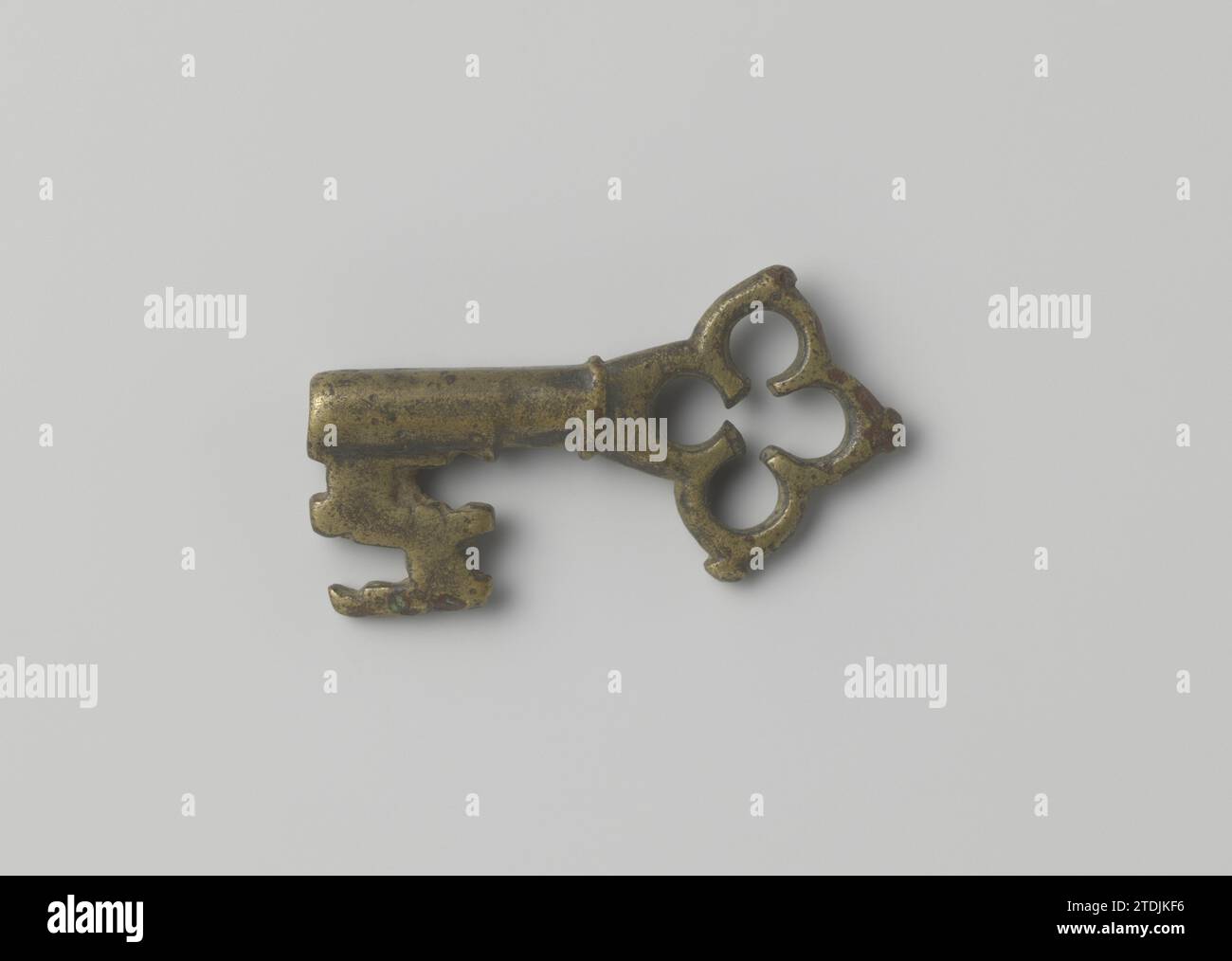 Pipe key, c. 1300 - c. 1500 Bronze pipe key, lobed ring with four -pass ...