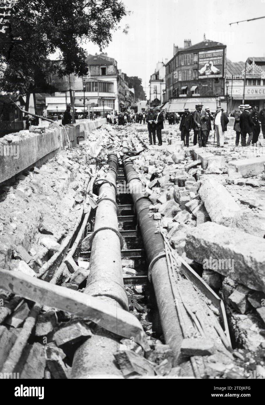 06/30/1912. Gas explosion in Paris. Condition of the Charenton Bridge ...