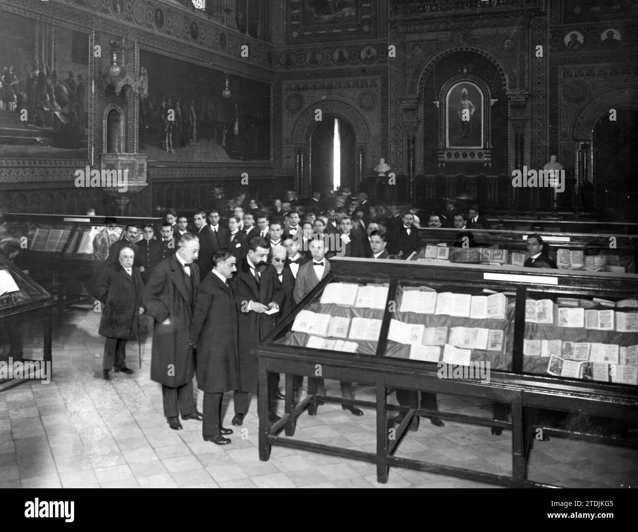 01/31/1916. At the University of Barcelona. Inauguration of the Luliana ...