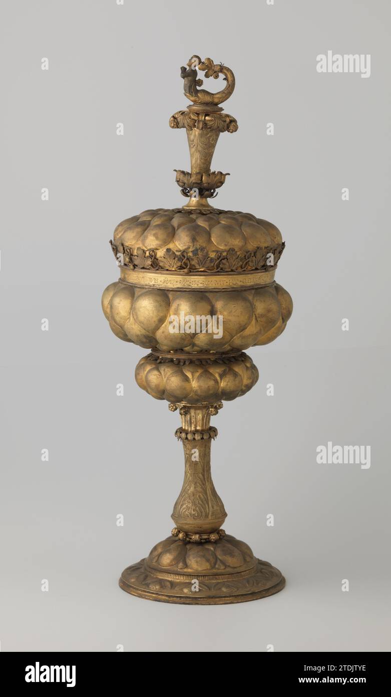 Galvanoplastic reproduction of a lid to a cup, fa. Vollgold & Sohn ...