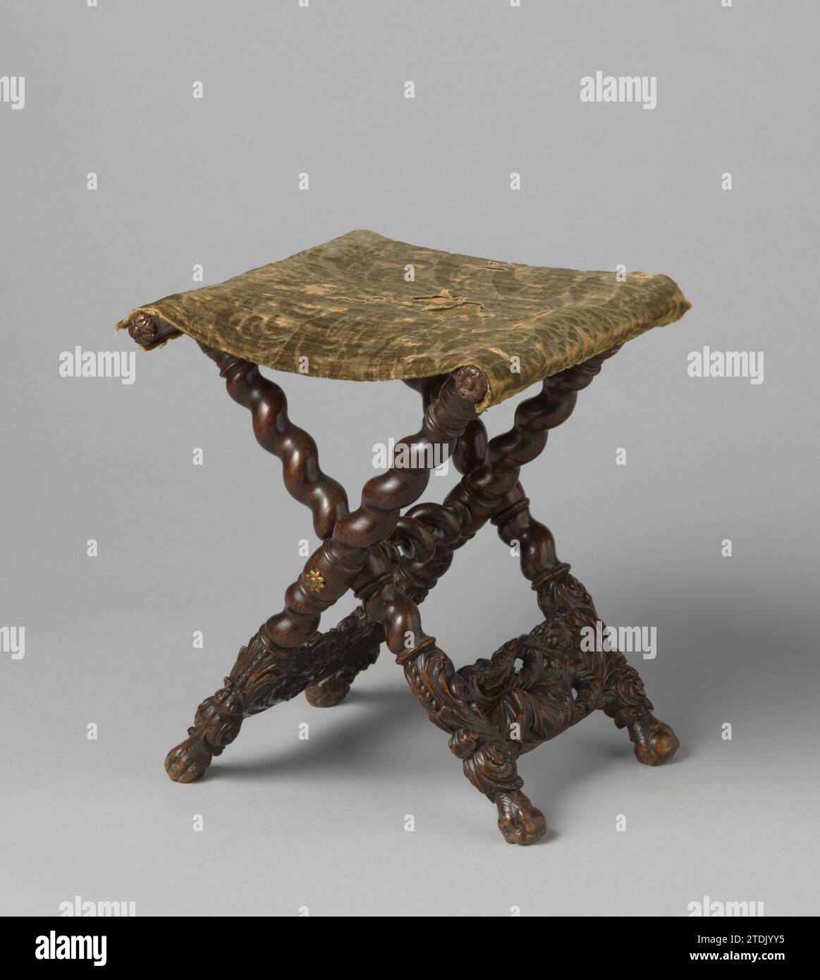 Two trestles rotate hi-res stock photography and images - Alamy