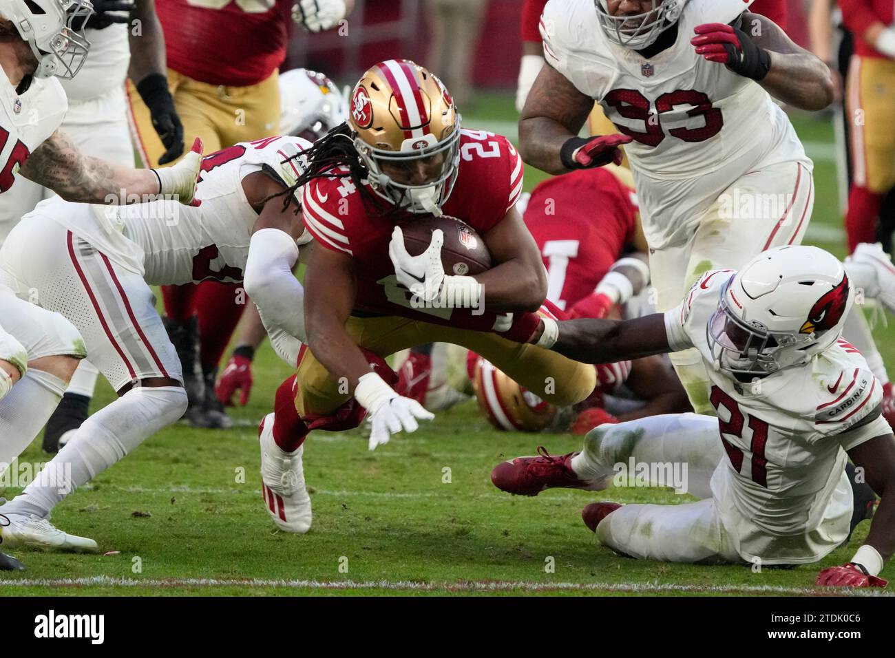 San Francisco 49ers running back Jordan Mason (24) runs the ball ...