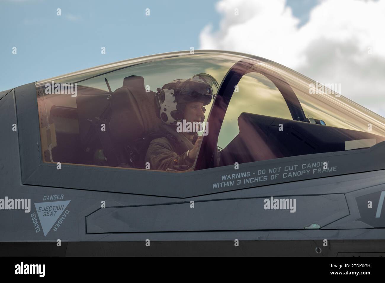 A U.S. Marine Corps F-35B Lightning II pilot with Marine Fighter Attack ...