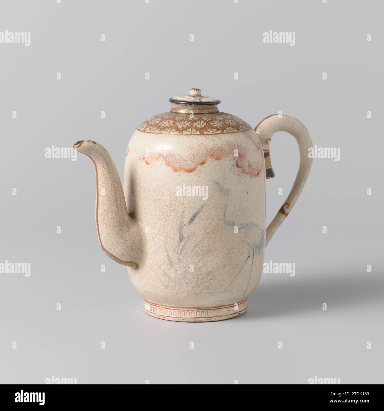 Tea pot with crane, egret and diaper patterns, anonymous, c. 1800 - c. 1899 Lid of teapot made ...
