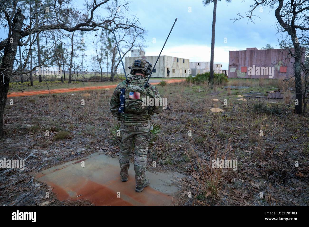 7th Special Forces Group (Airborne) Operators and Colombian Comandos ...