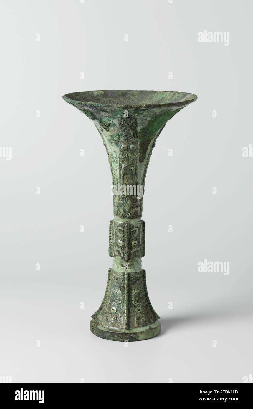 Ritual Vessels, anonymous, c. -1700 - c. -1050 Ritual wine cup with a ...