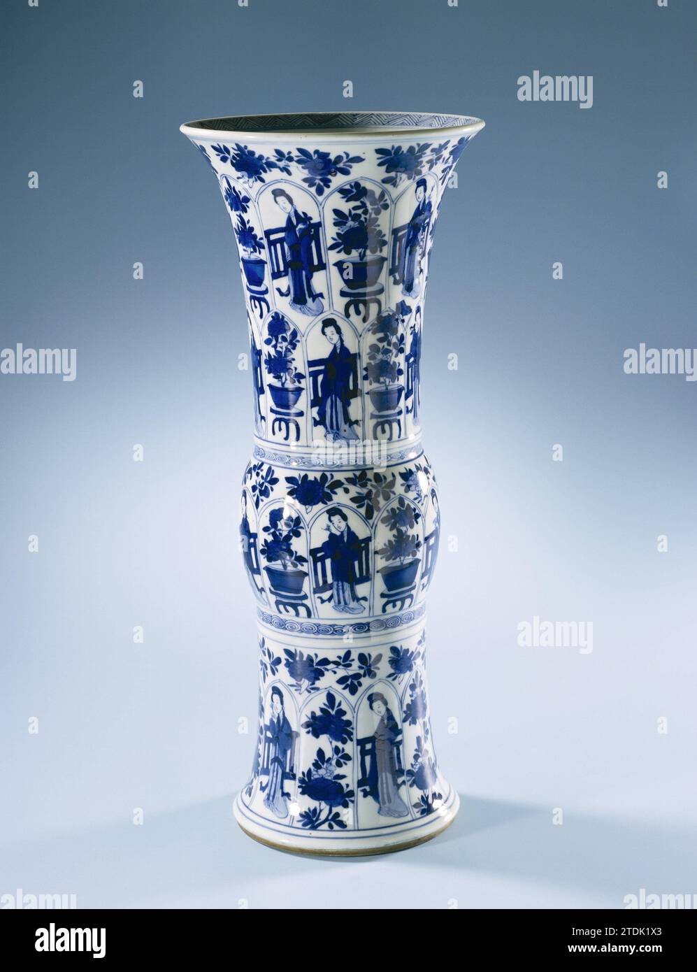 Gu vase hi-res stock photography and images - Alamy