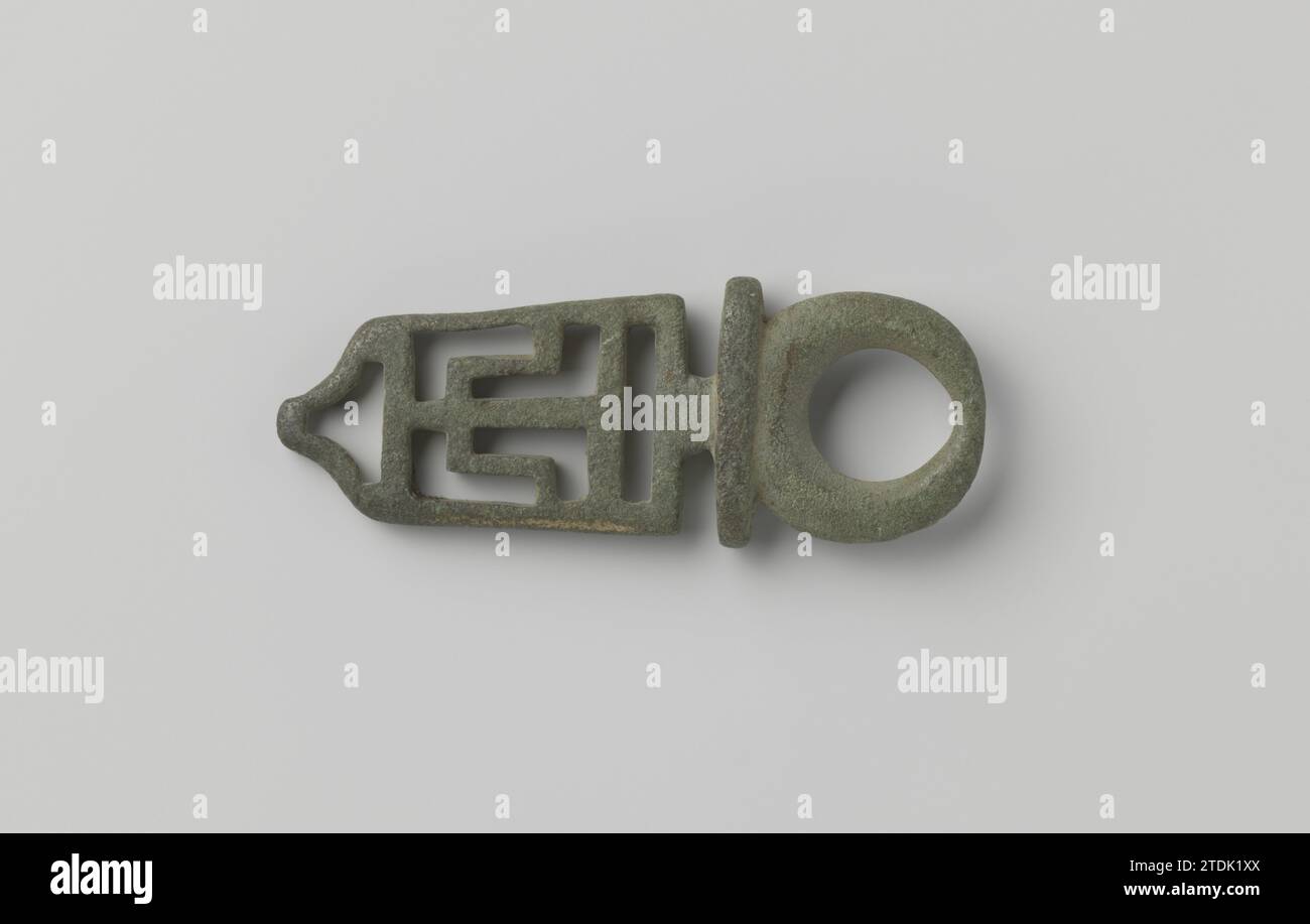 Sliding key, c. 1400 - c. 1950 Sliding key with somewhat flat up ...
