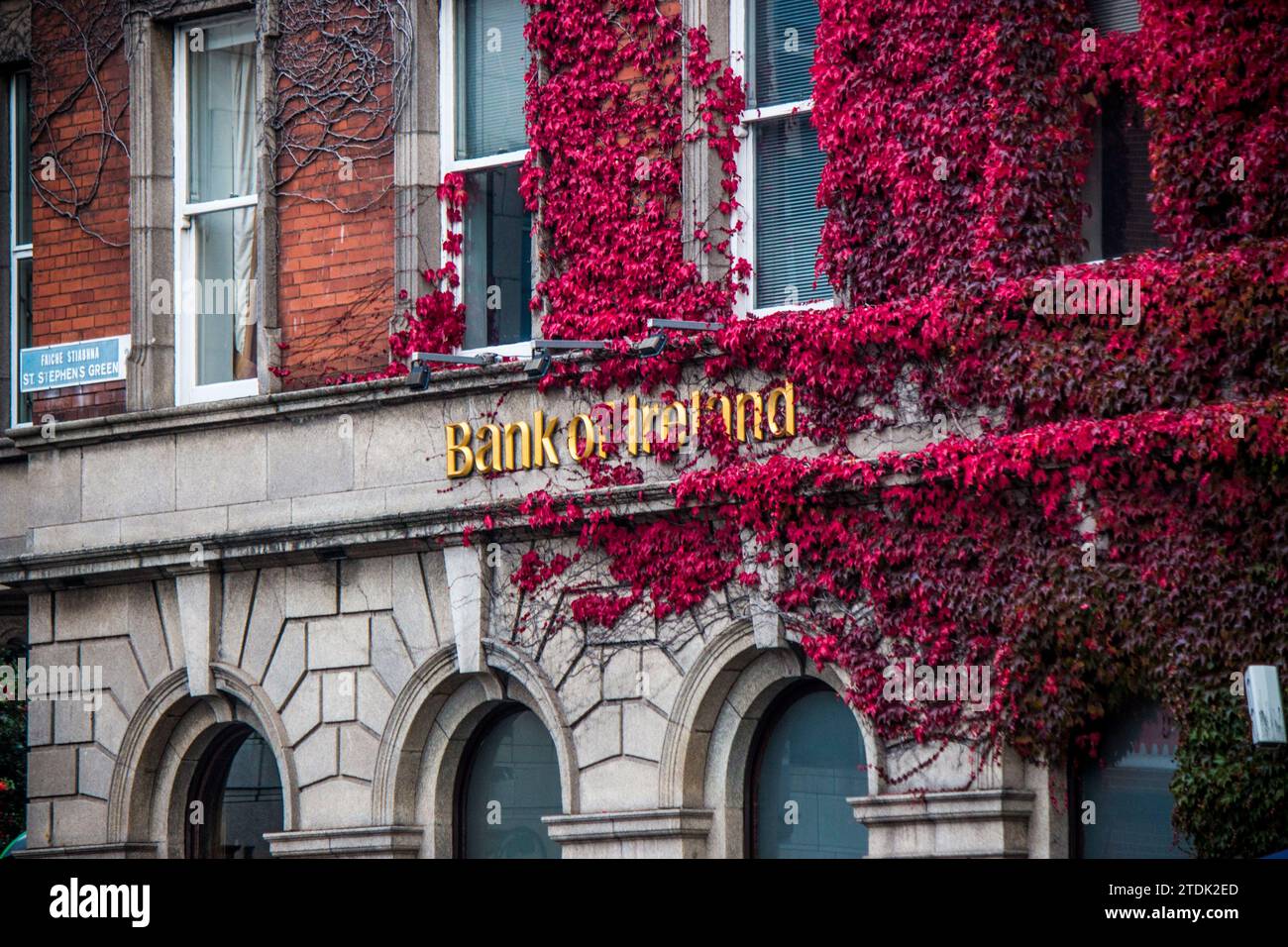 Bank of ireland logo hi-res stock photography and images - Alamy