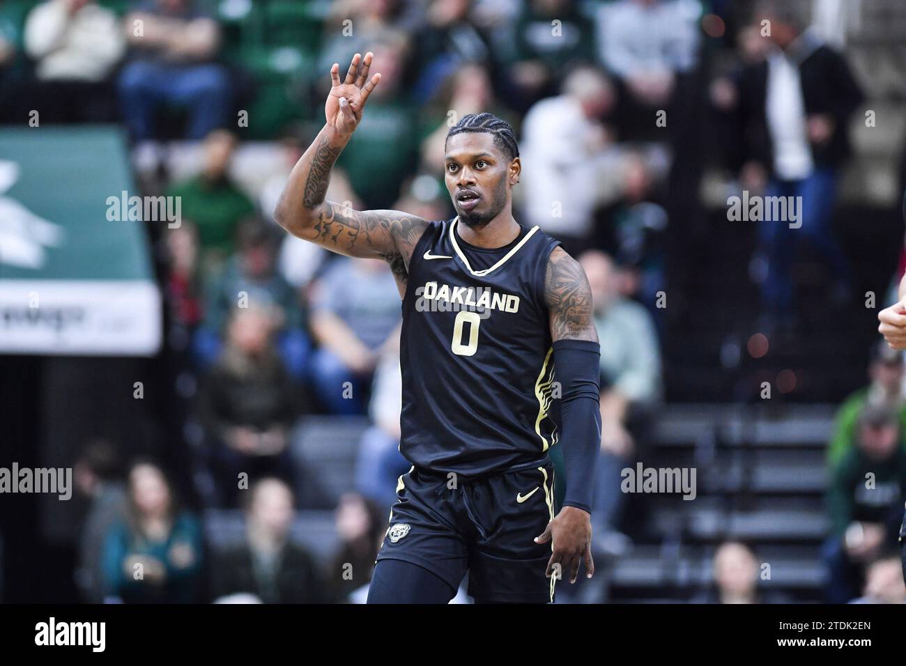 EAST LANSING, MI - DECEMBER 18: Oakland Golden Grizzlies guard Rocket ...