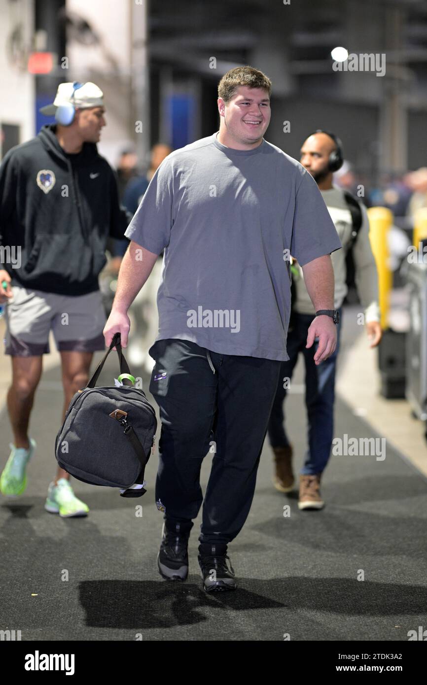 Baltimore Ravens center Tyler Linderbaum arrives to the stadium before ...