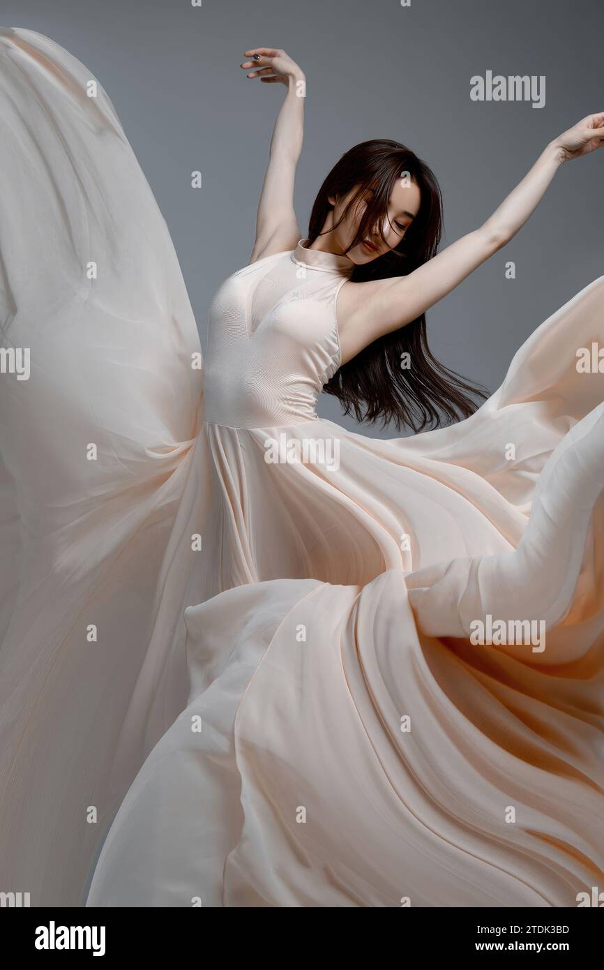 Dynamics ballet hi-res stock photography and images - Alamy