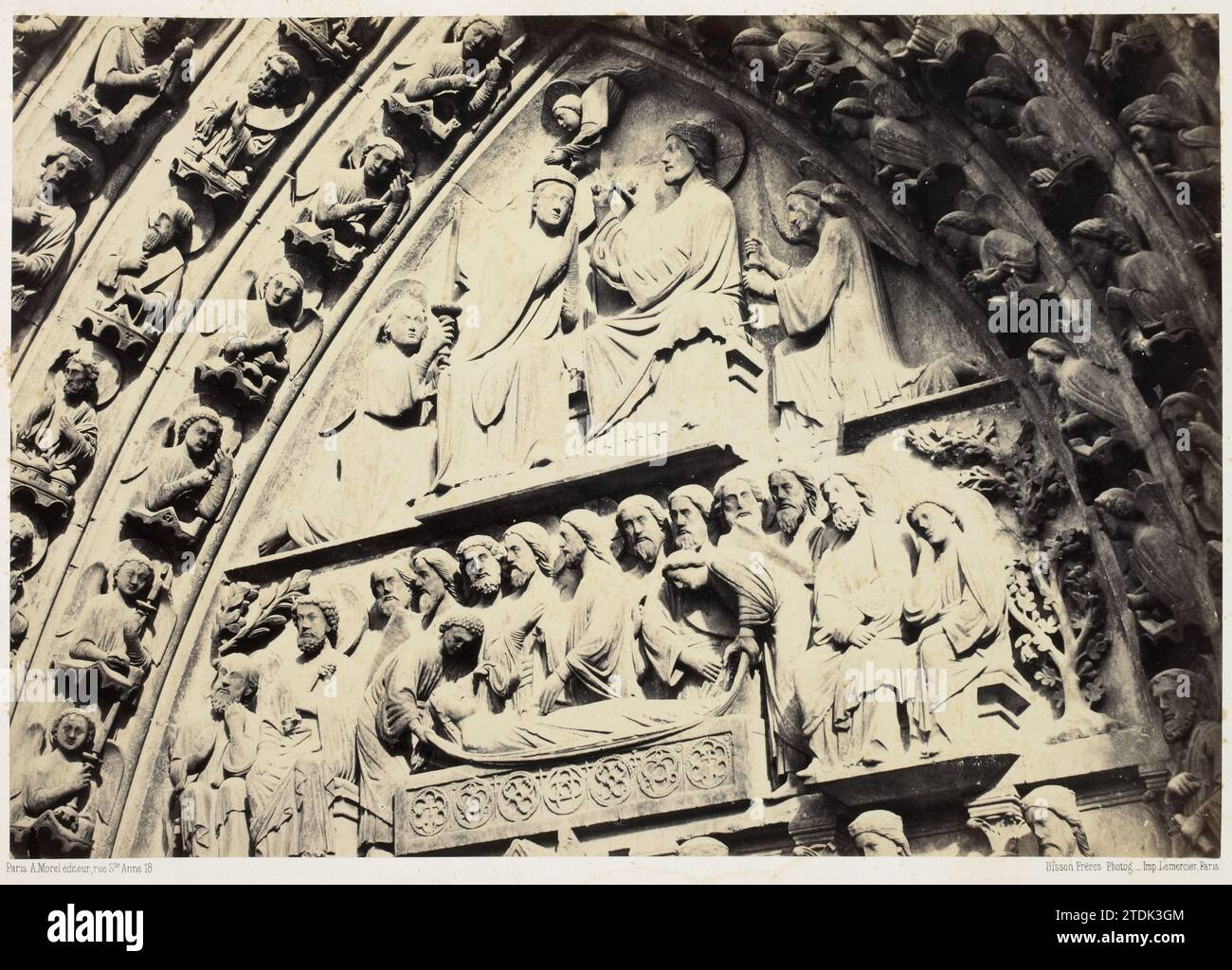 Paris notre dame porte de la vierge hi-res stock photography and images - Alamy