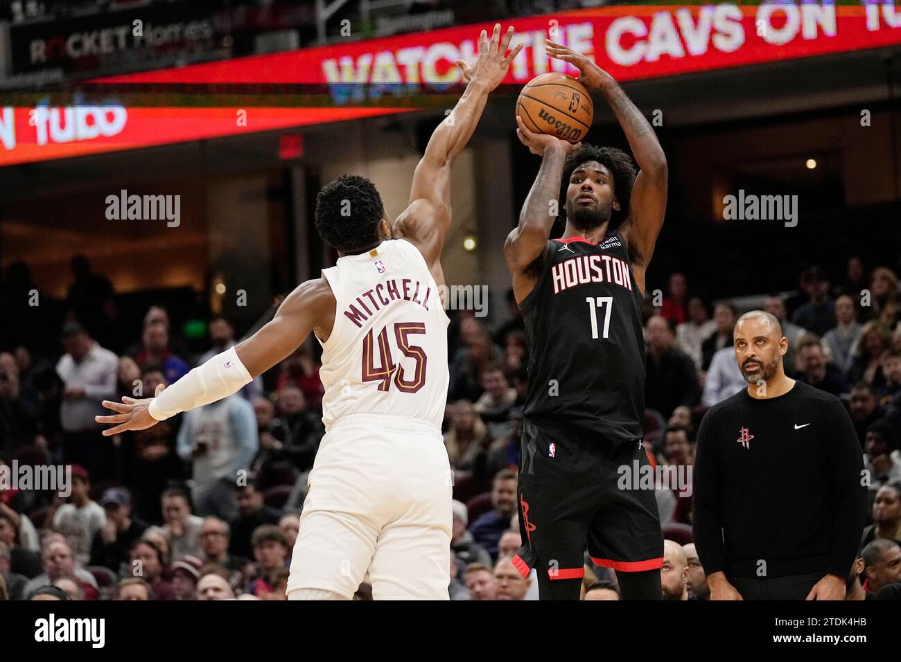 Houston Rockets forward Tari Eason (17) shoots as Cleveland Cavaliers ...
