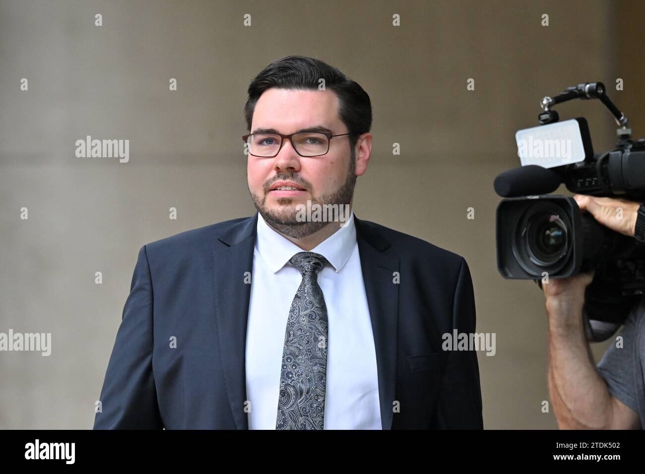 Sydney, Australia. 19th Dec, 2023. Former Liberal staffer Bruce Lehmann arrives to the Federal ...