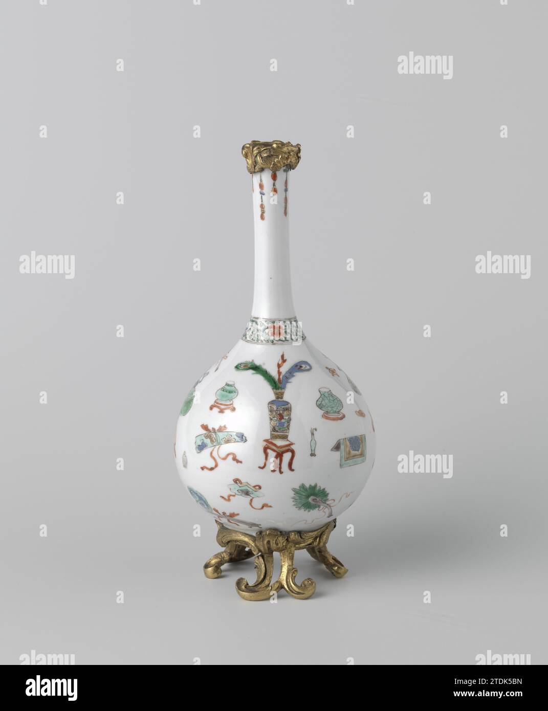 Bottle vase with antiquities, precious object and auspicious objects ...