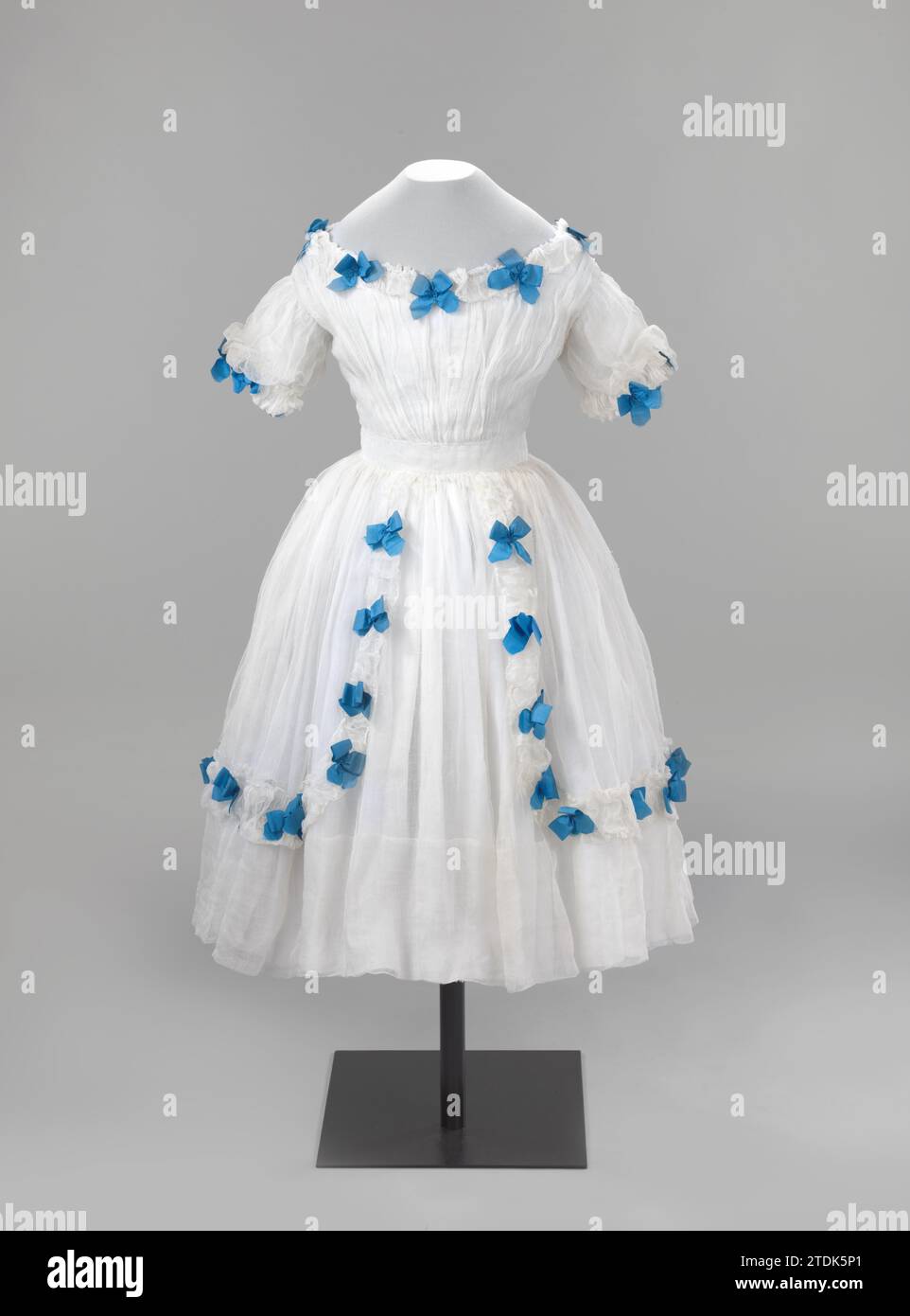 Mesh hem hi-res stock photography and images - Alamy