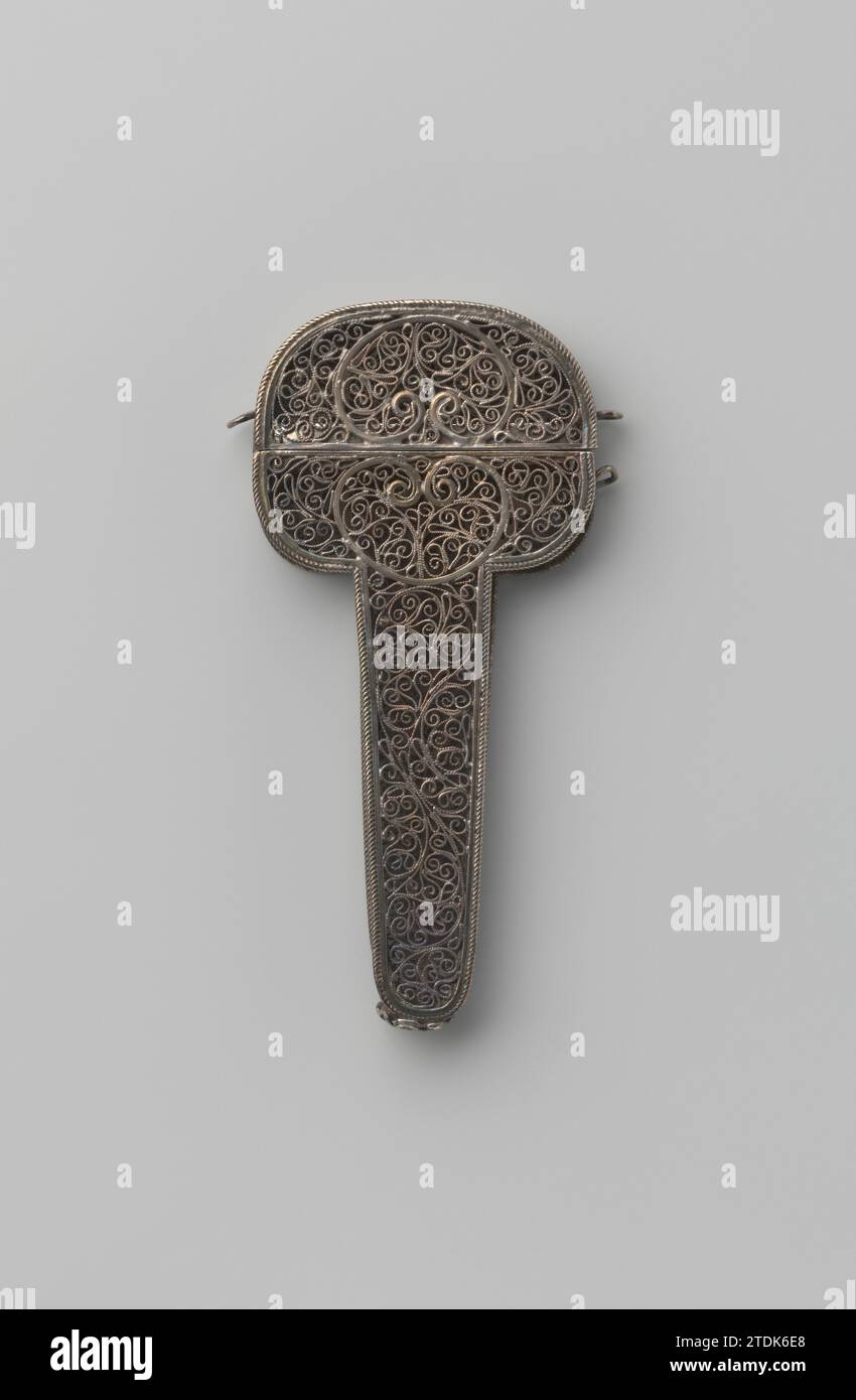 Scissor, anonymous, c. 1700 Silver of silver in filigrein. With eyes to ...