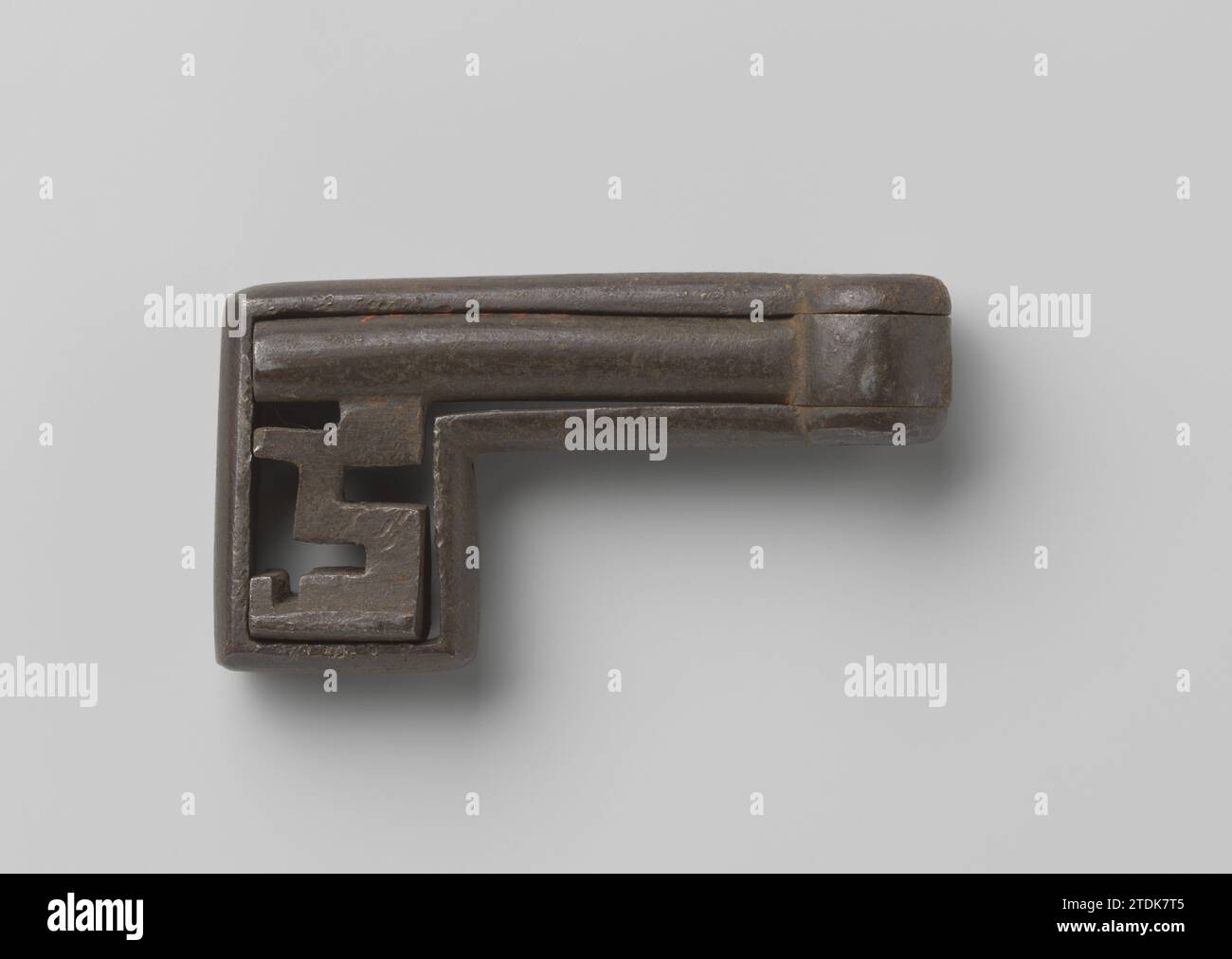 Vouwsleutel, c. 1800 - c. 1900 Folding key whose wide handle over the ...