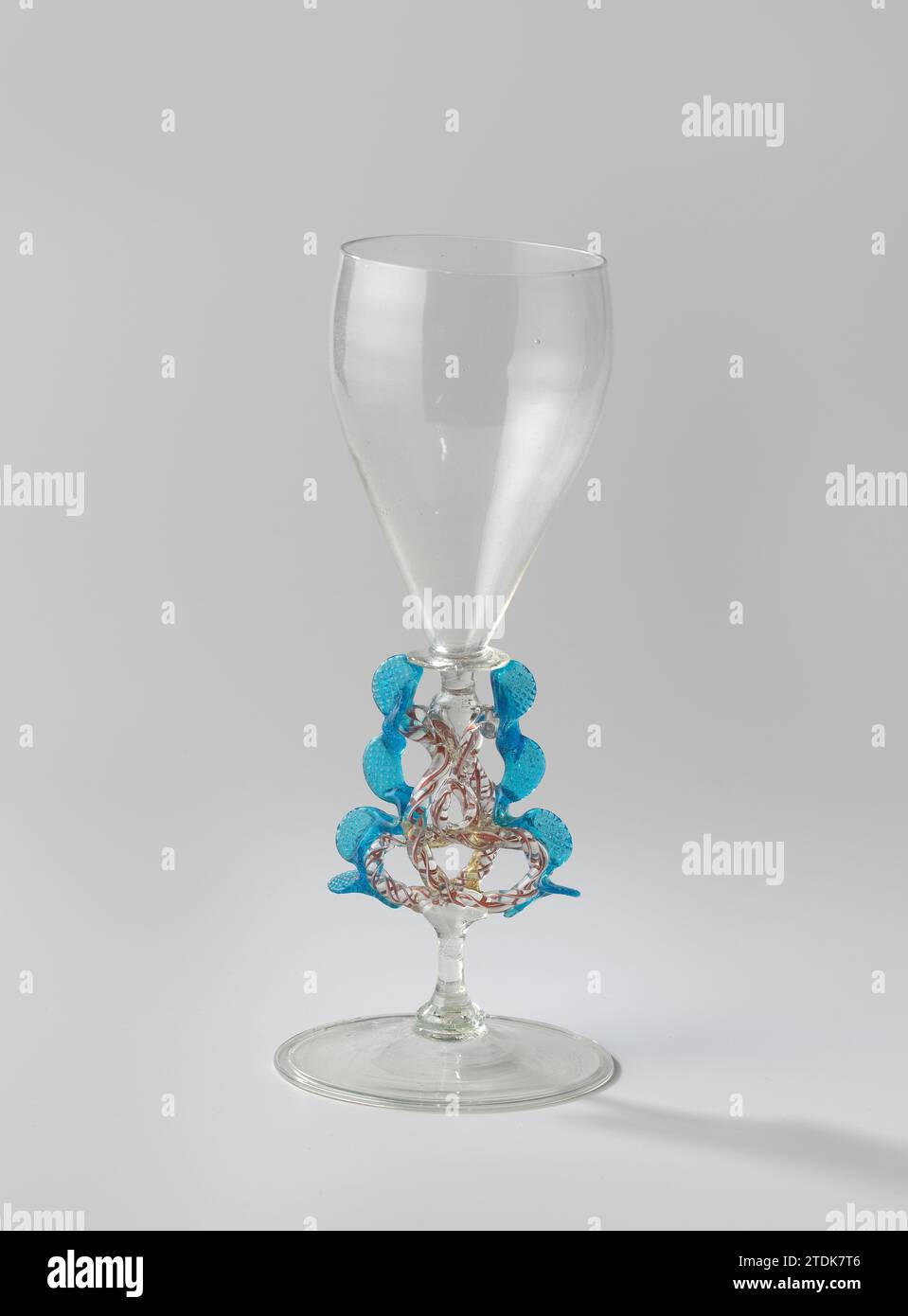Wing glass with tulip -shaped chalice, anonymous, c. 1600 - c. 1700 ...