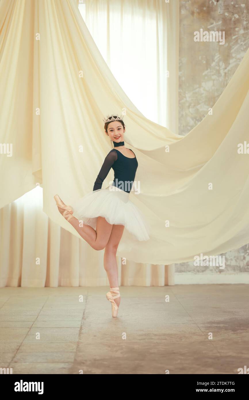 Ballerina posing at the studio, images of ballet, ballet practice Stock ...