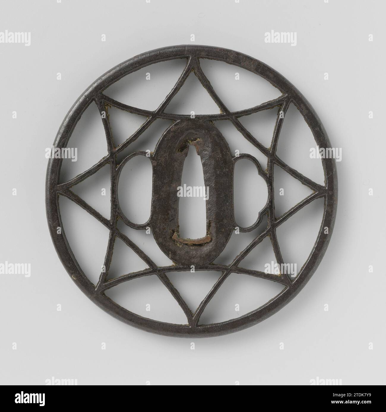 Round tsuba hi-res stock photography and images - Alamy