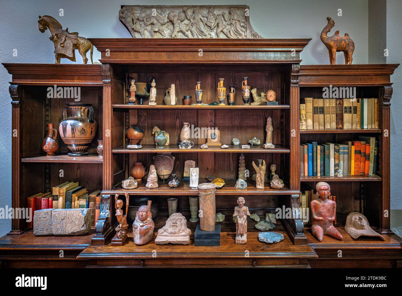 THE LIBRARY SIGMUND FREUD (1856-1939) FREUD MUSEUM (1982) 20 MARESFIELD ...