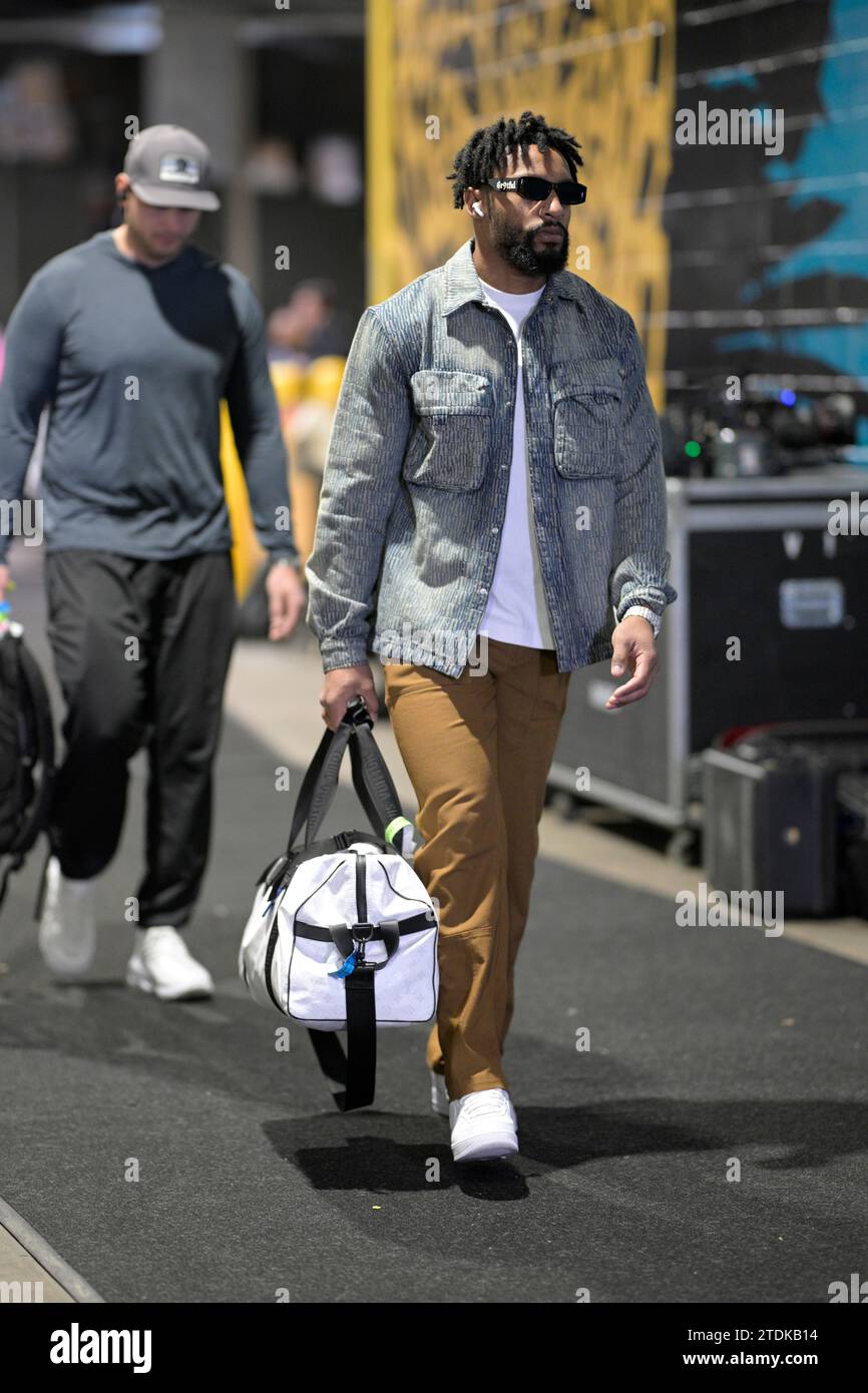 Baltimore Ravens cornerback Arthur Maulet arrives to the stadium before ...
