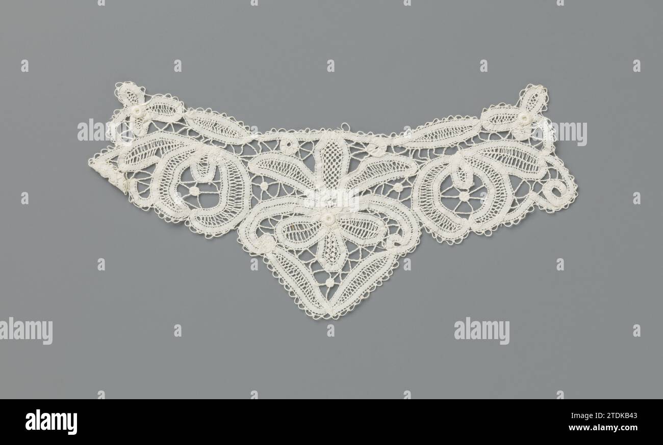 Mixed side cuff with a faint V-shaped model, anonymous, c. 1890 - c ...