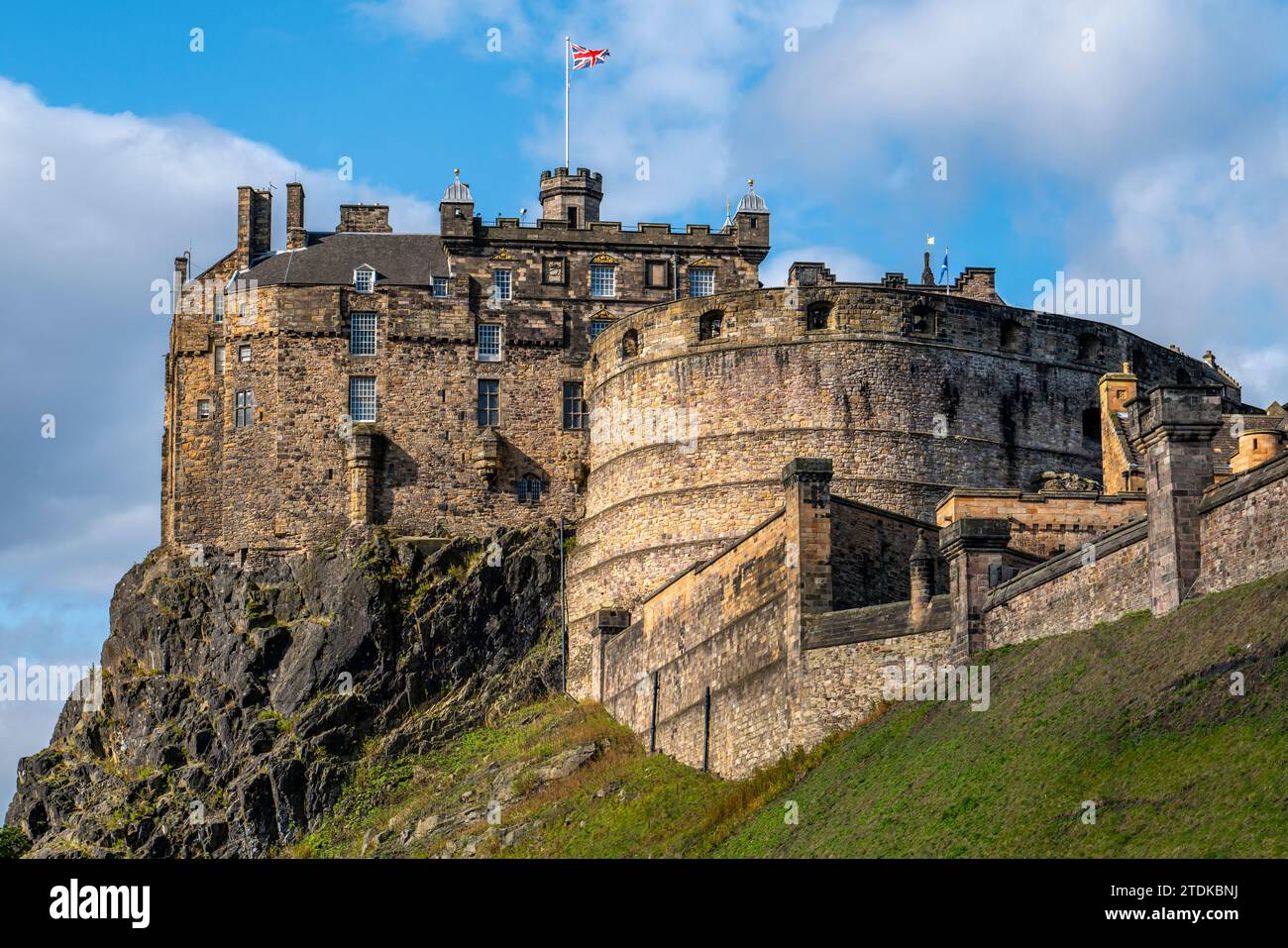 EDINBURGH CASTLE (11 C AD) CASTLE ROCK EDINBURGH SCOTLAND UNITED ...
