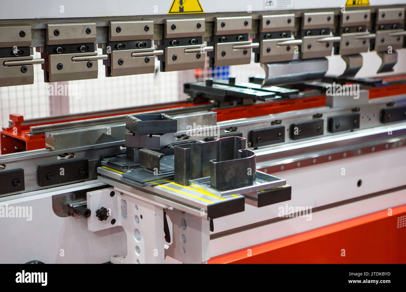 CNC synchronize hydraulic press brake bending machine. Industrial ...