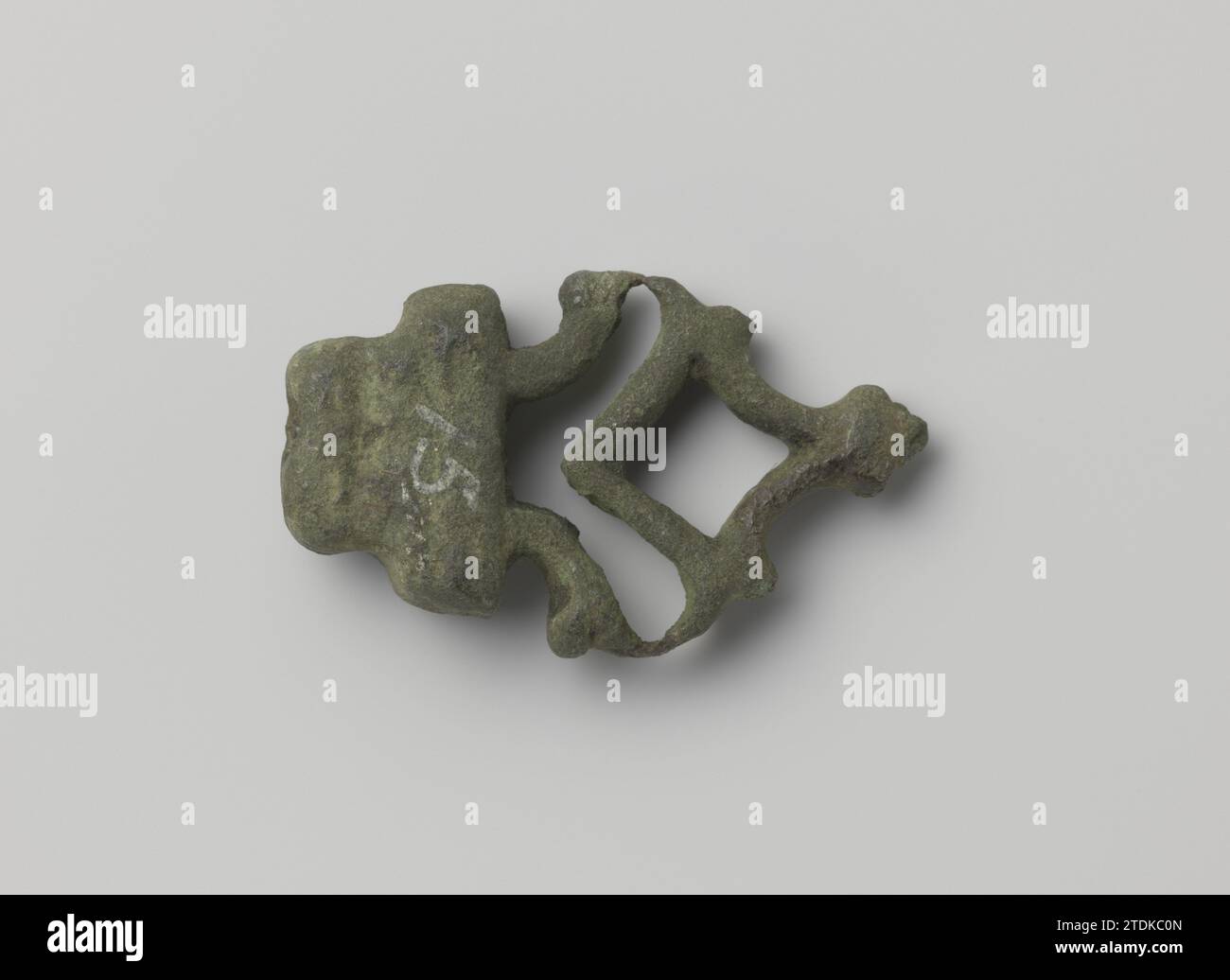 Key handle, c. 1400 - c. 1950 Key handle and palm shape. Battered here ...