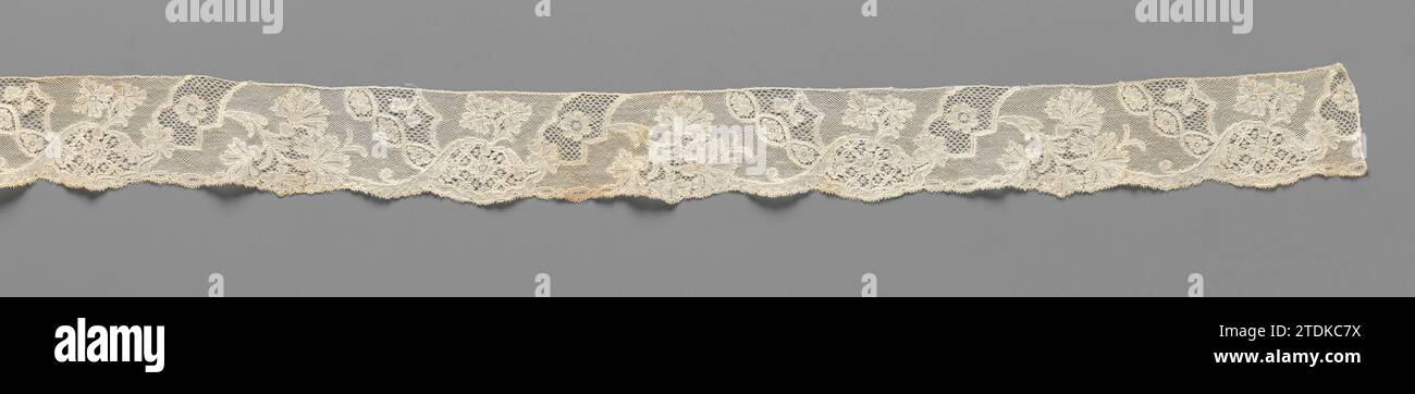 Strip bobbin with V-shaped composition and carnations, anonymous, c ...
