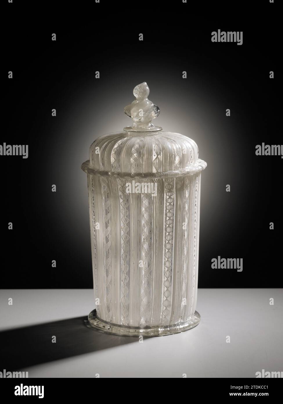 Cup with Filigrane Glass lid, Anonymous, c. 1650 - c. 1700 Cup with lid ...