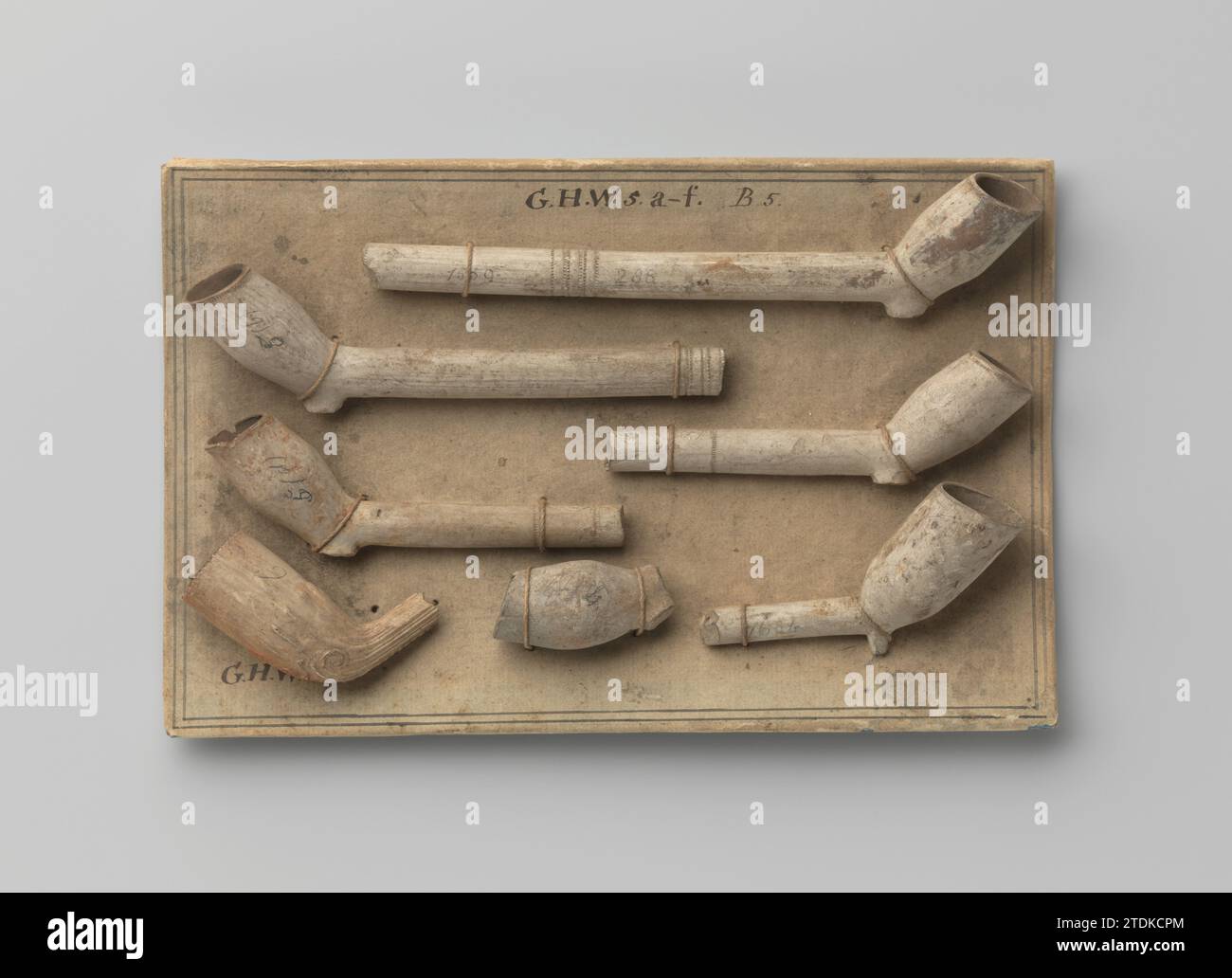 Pijpop van Pijpaarde., Anonymous, c. 1600 - c. 1800 Pipe head of pipe earth. The pipe head is ...