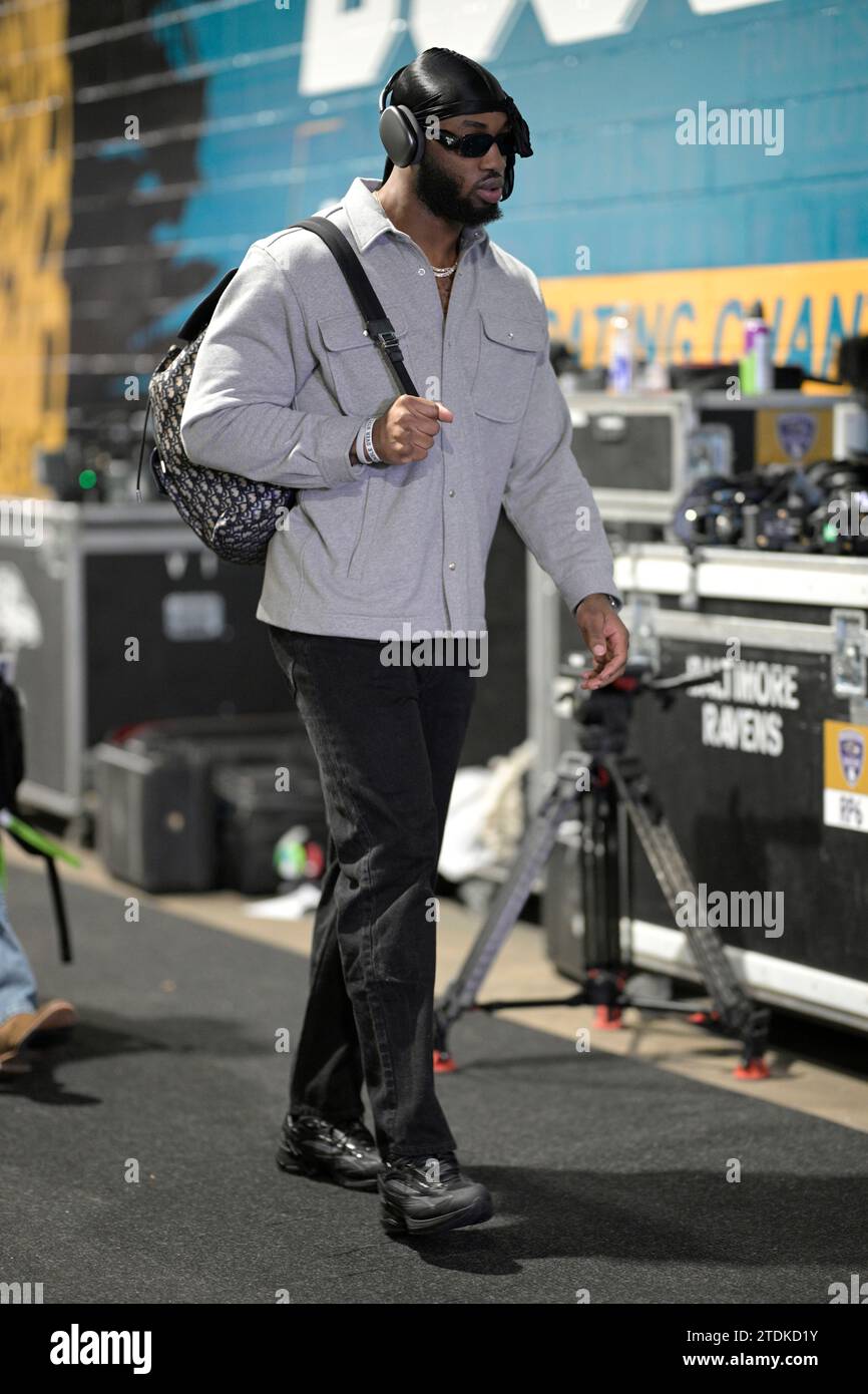 Baltimore Ravens linebacker Odafe Oweh arrives to the stadium before an ...