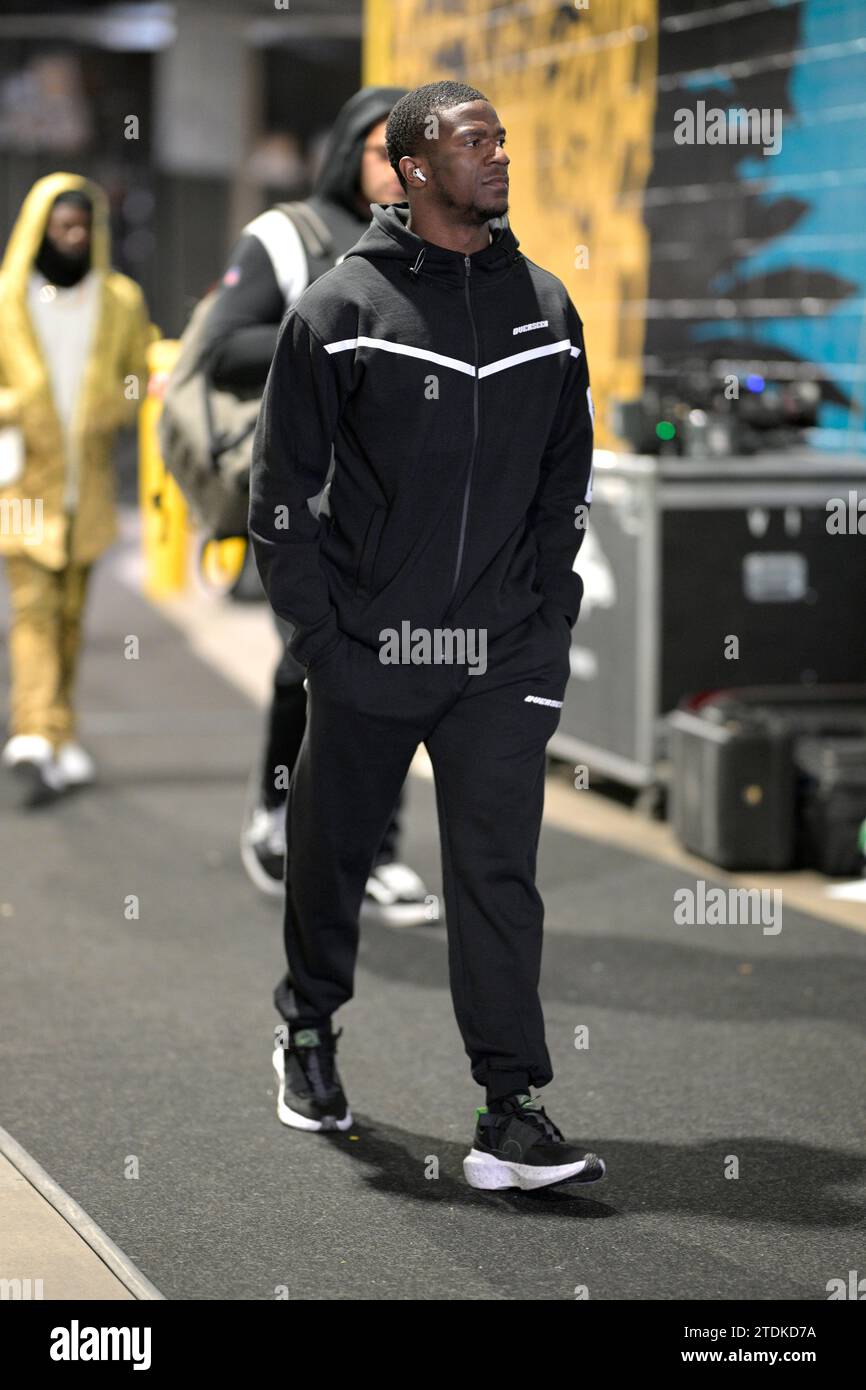 Baltimore Ravens cornerback Rock Ya-Sin arrives to the stadium before ...