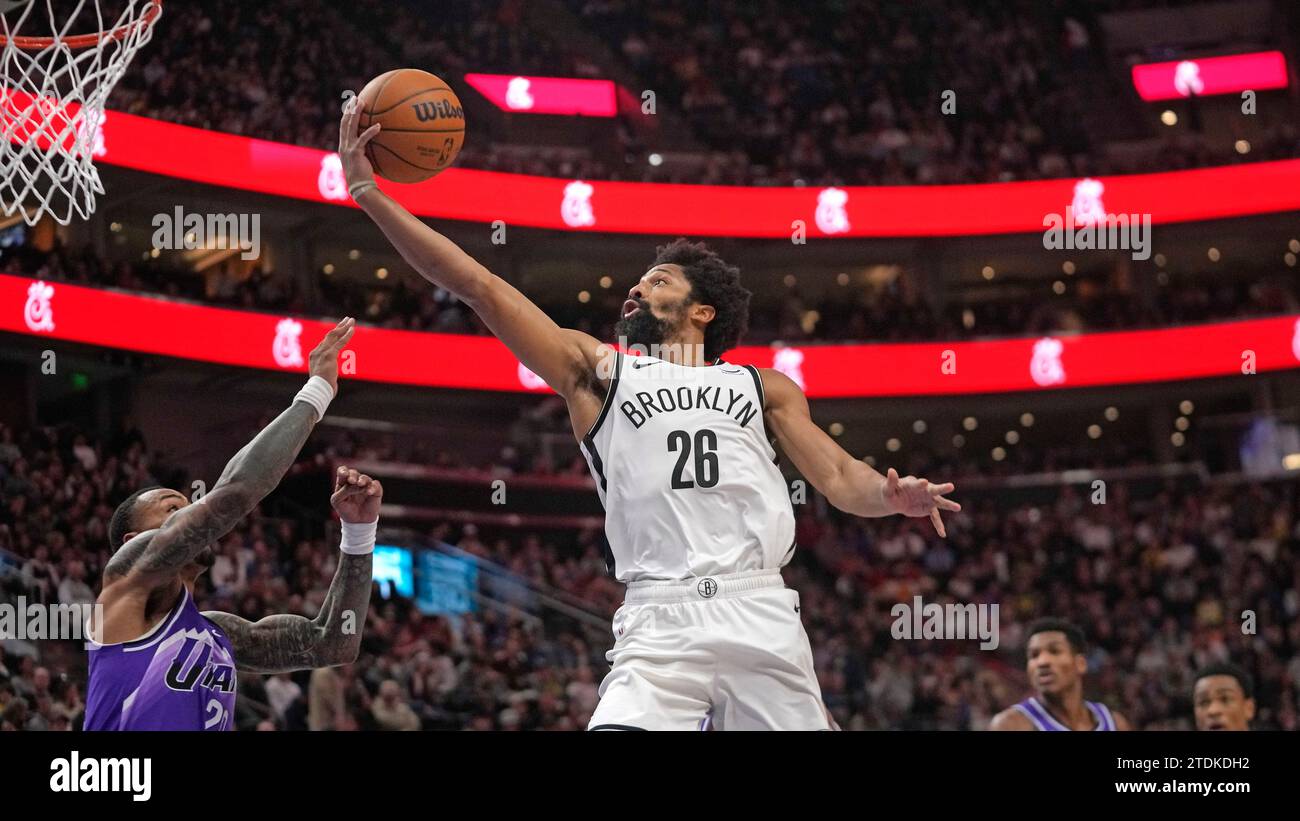 Utah Jazz forward John Collins, left, defends against Brooklyn Nets ...