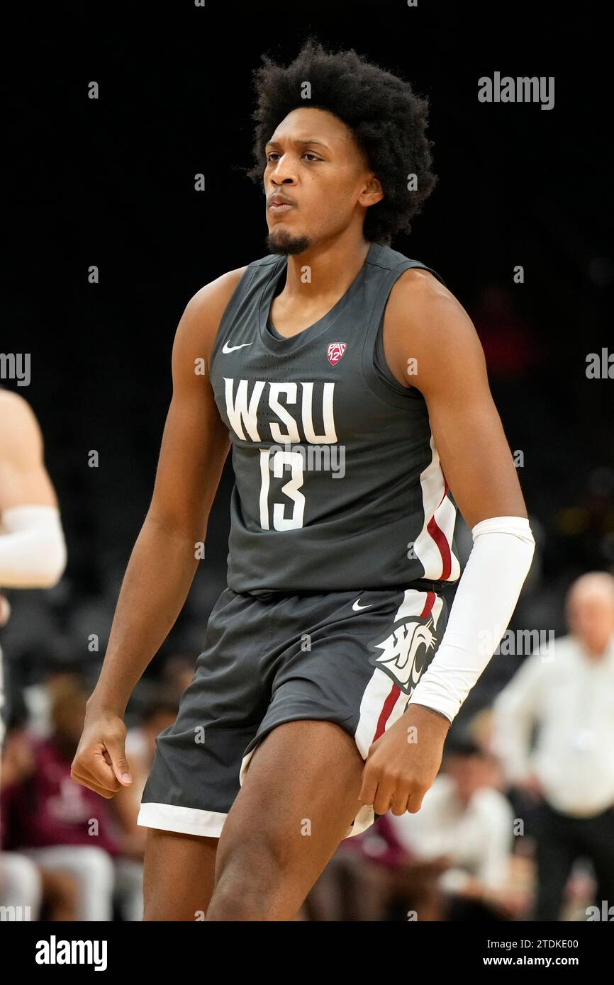 Washington State forward Isaac Jones (13) during the first half of an ...