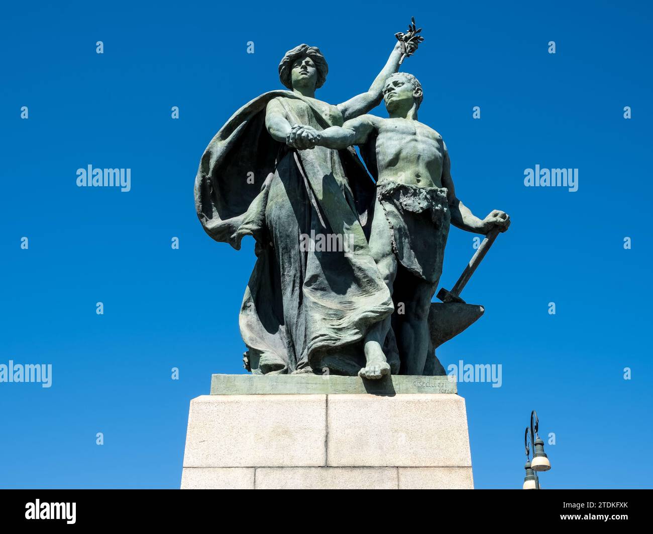 View of the statues adorning the Umberto I Bridge, spanning the Po ...