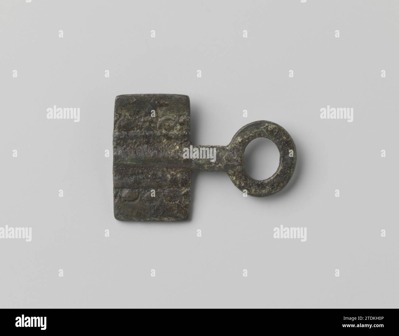 Pipe key, c. 1400 - c. 1950 Pipe key with flat, ring -shaped eye and a ...