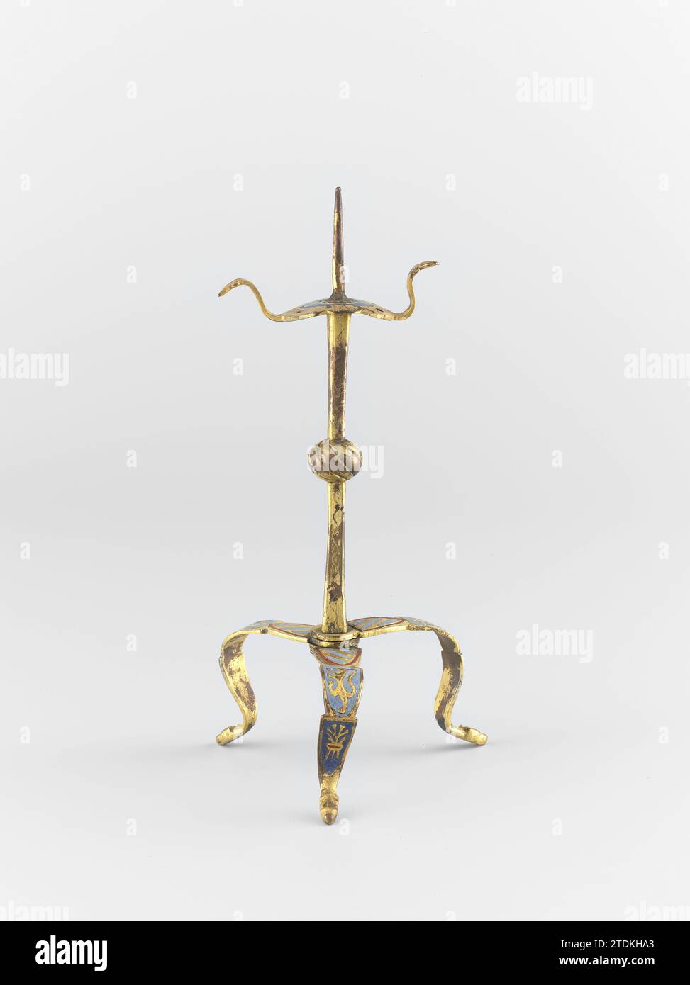 Travel candlestick on Trievoet, decorated with three weapons, Anonymous ...