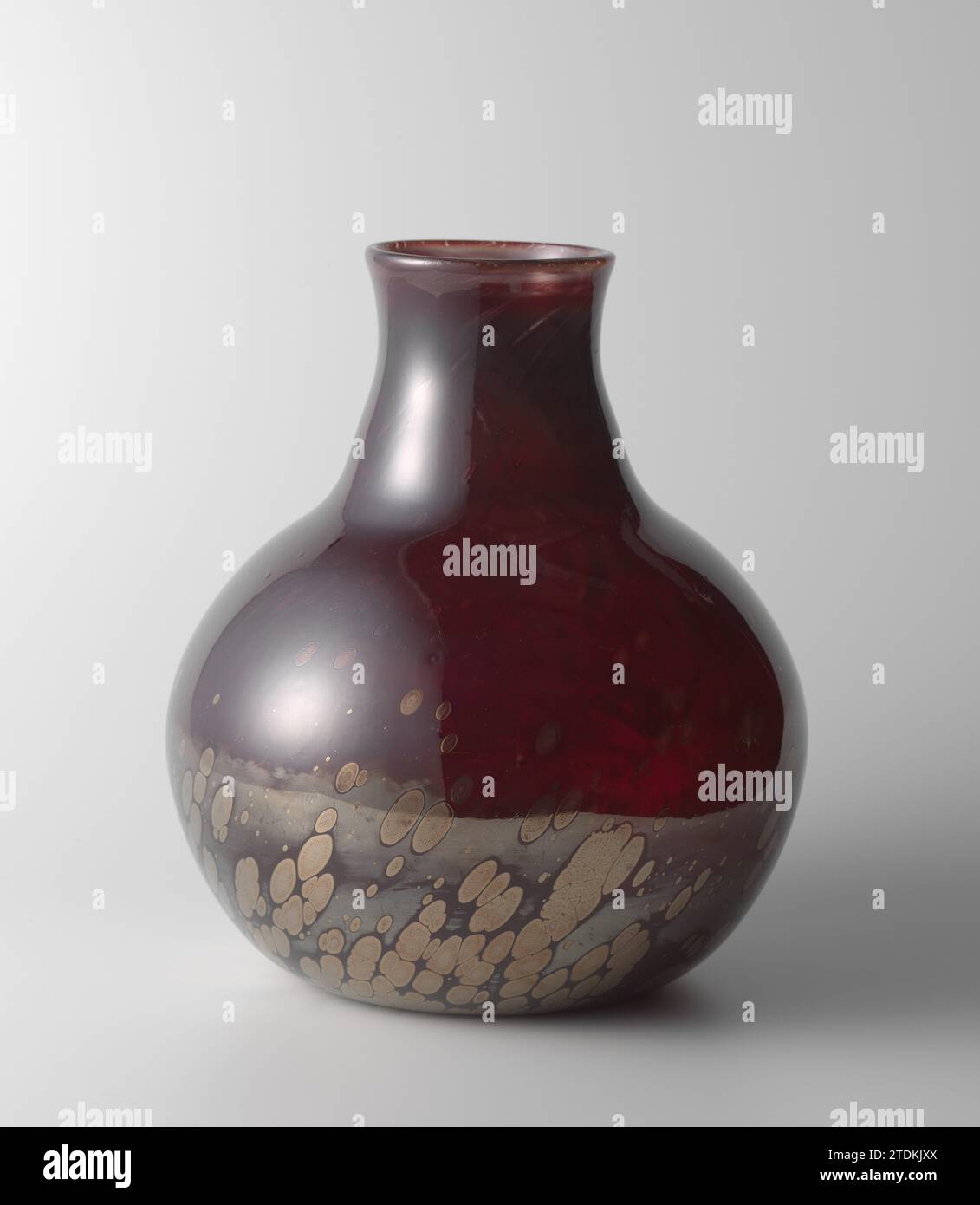 Vase with Ossenbloedrode überfang, Royal Leerdam Crystal, 1928 - 1929 ...