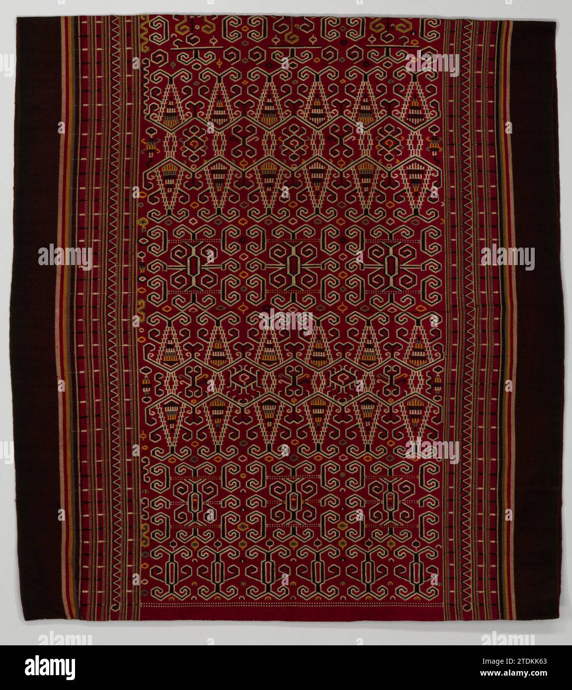 Kokerdoek, anonymous, 1900 - 1999 Tube cloth for a woman with stylized ...