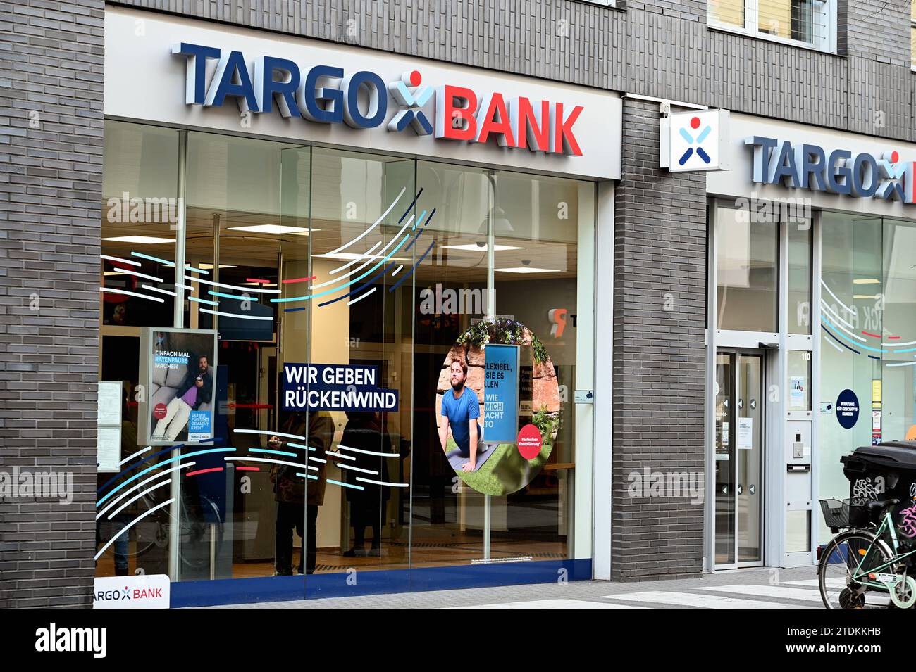 Logo, Schriftzug der TargoBank an einer Filiale *** TargoBank logo ...