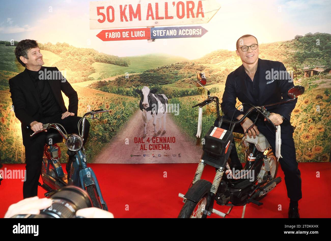 News - Anteprima 50km all ora nuovo film di Fabio De Luigi con Stefano ...
