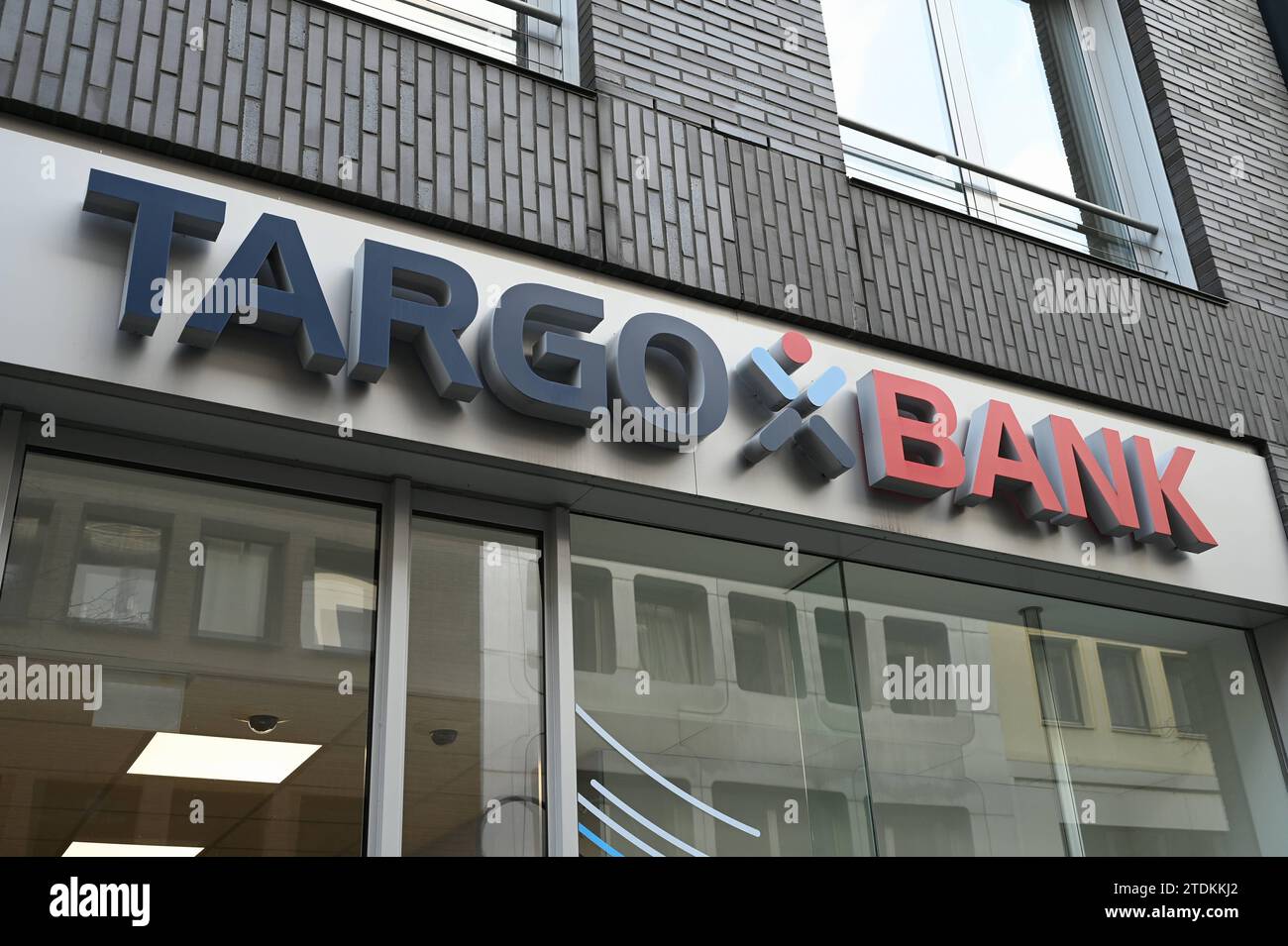 Logo, Schriftzug der TargoBank an einer Filiale *** TargoBank logo ...