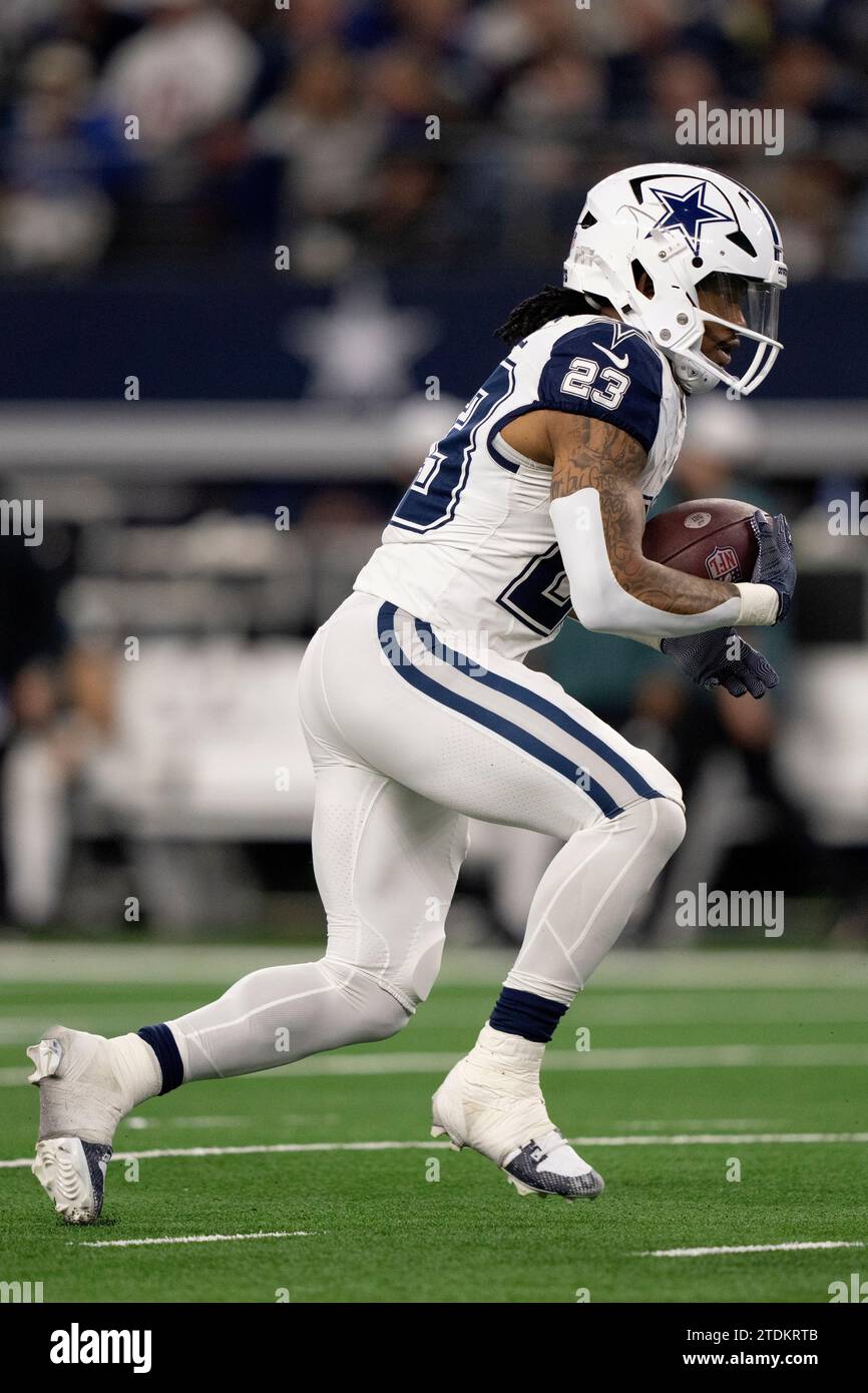 Dallas Cowboys running back Rico Dowdle runs the ball during an NFL ...