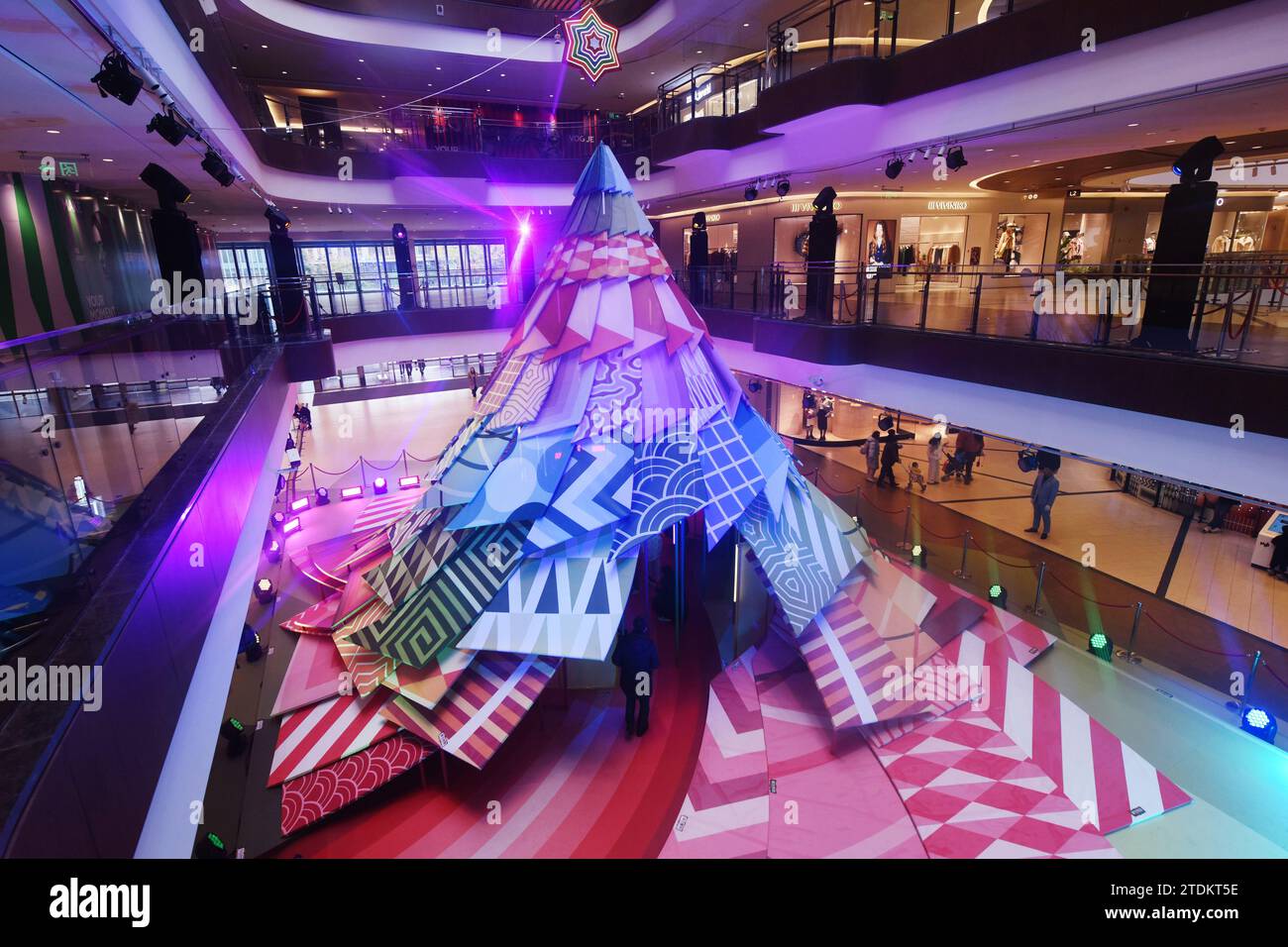 9 meter tall hi-res stock photography and images - Alamy