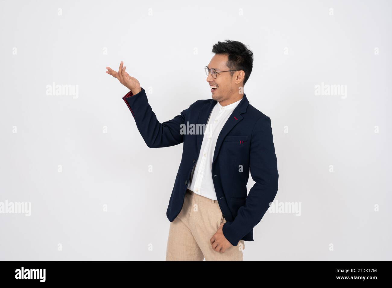 Male face looking left hi-res stock photography and images - Alamy